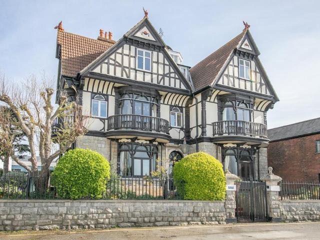 3 bedroom apartment for sale