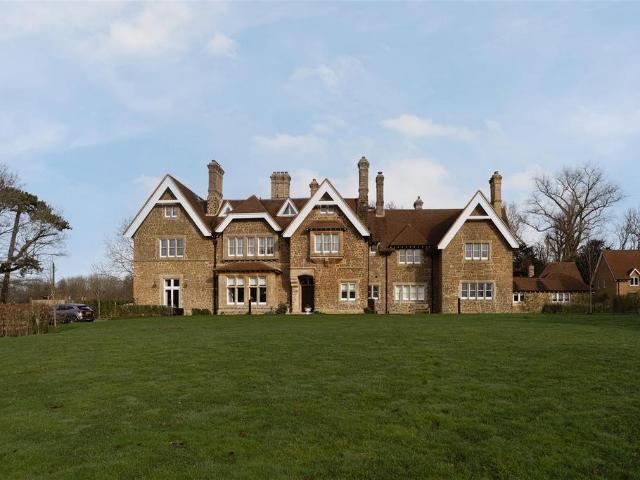 3 bedroom apartment for sale