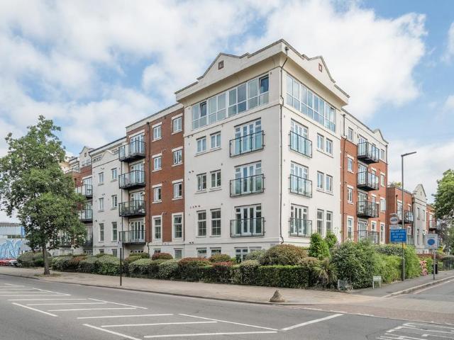 3 bedroom apartment for sale