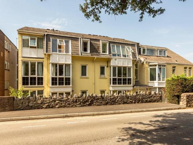 3 bedroom apartment for sale
