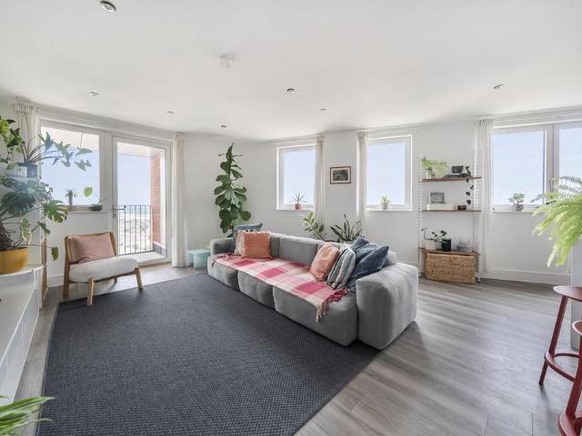 3 bedroom apartment for sale
