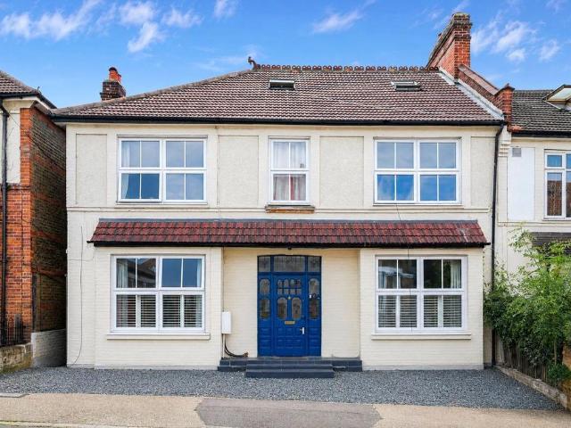 3 bedroom apartment for sale