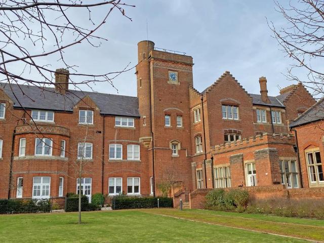 3 bedroom apartment for sale