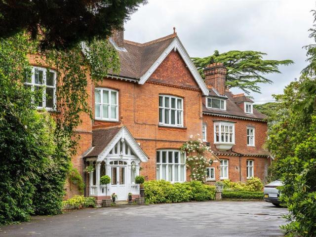 3 bedroom apartment for sale