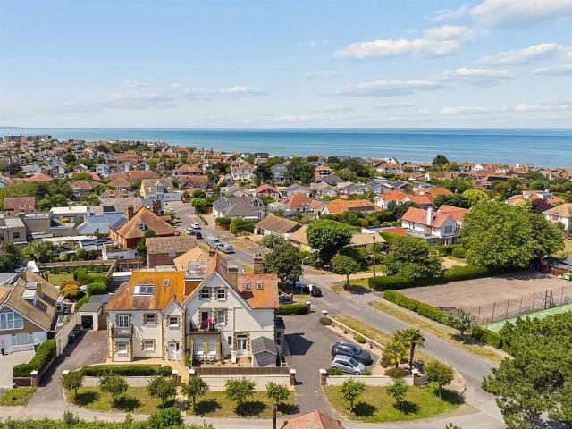3 bedroom apartment for sale