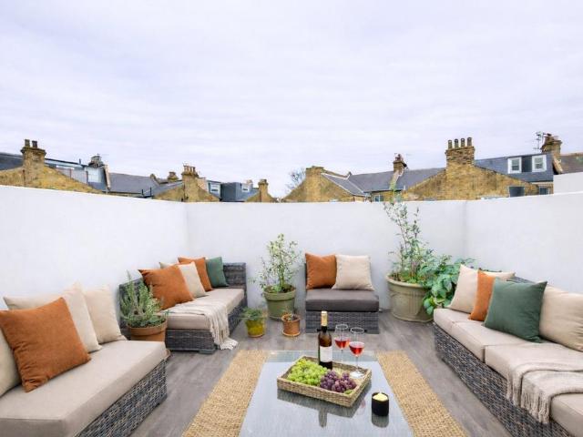 3 bedroom apartment for sale