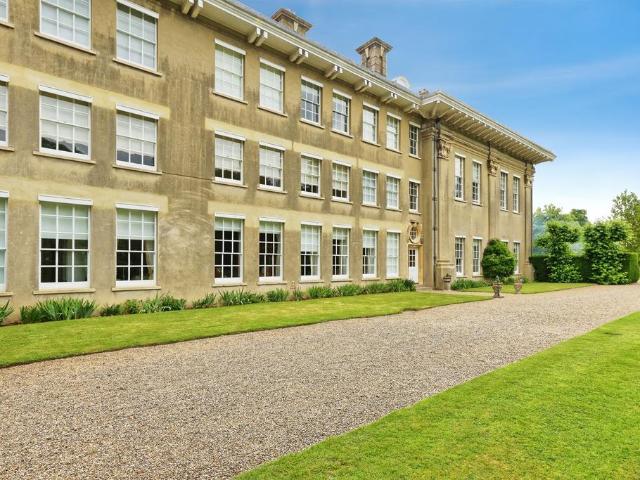 3 bedroom apartment for sale