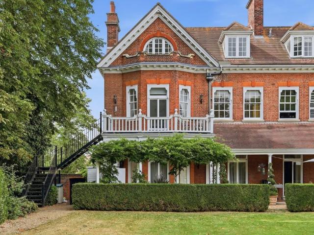 3 bedroom apartment for sale