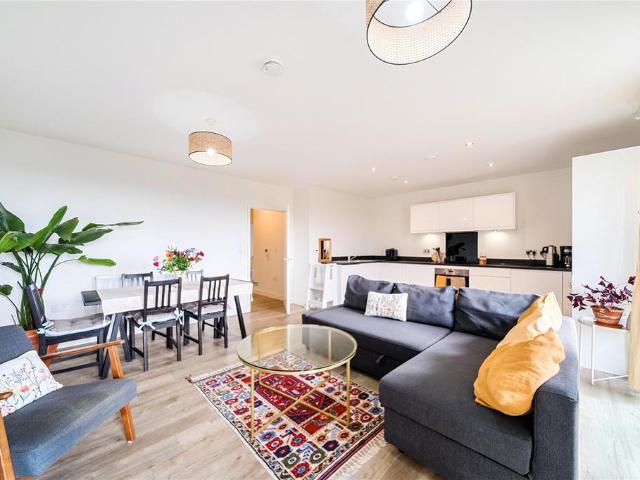 3 bedroom apartment for sale