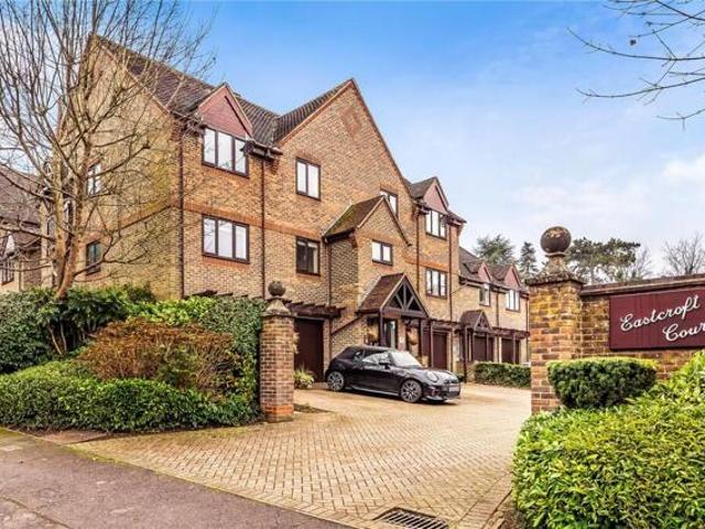 3 Bedroom Apartment Guildford Surrey LS101379142