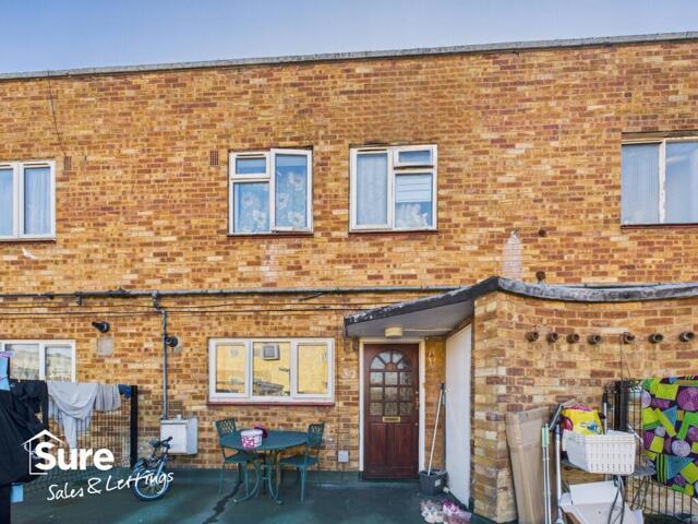 3 Bedroom Apartment Hemel Hempstead Hertfordshire LS98834985