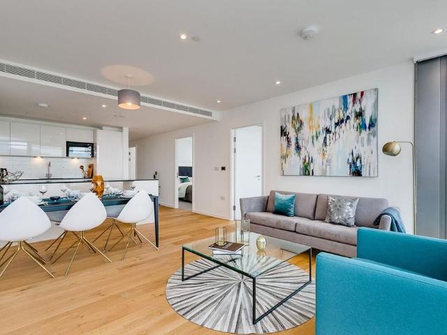 3 bedroom apartment in the heart of White City