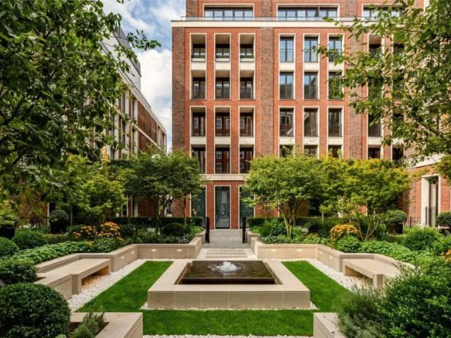 3 Bedroom Apartment Kensington London 102596692