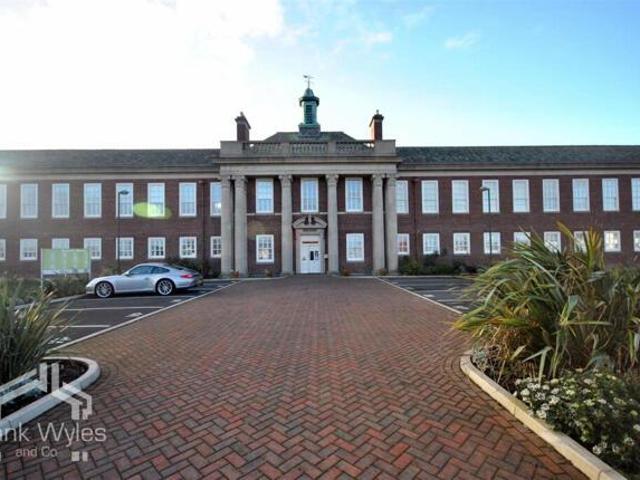 3 Bedroom Apartment Lancs Lancashire LS100366496