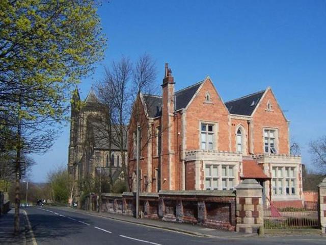3 Bedroom Apartment Leeds West Yorkshire 101300957