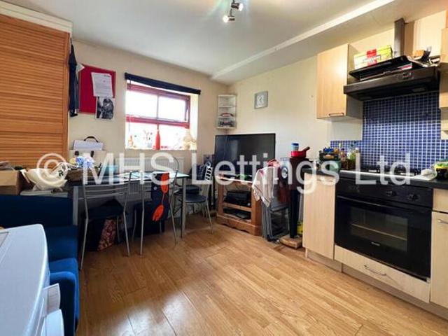 3 Bedroom Apartment Leeds West Yorkshire 103485781
