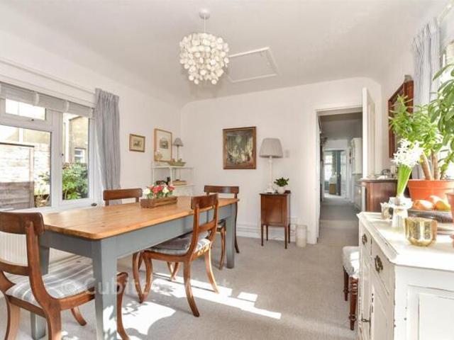 3 Bedroom Apartment Littlehampton West Sussex LS101676541