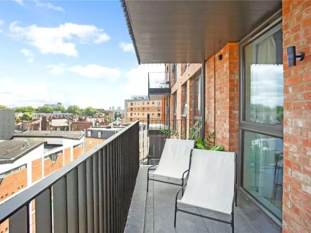 3 Bedroom Apartment London Fields London LS102596567