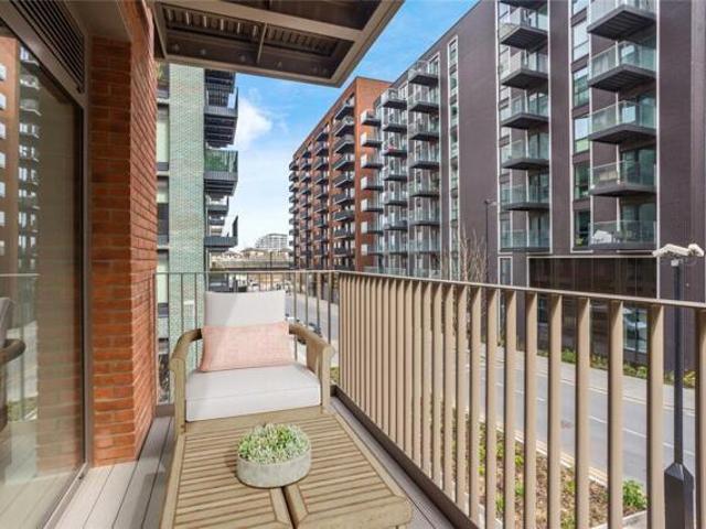 3 Bedroom Apartment London Greater London 100132158