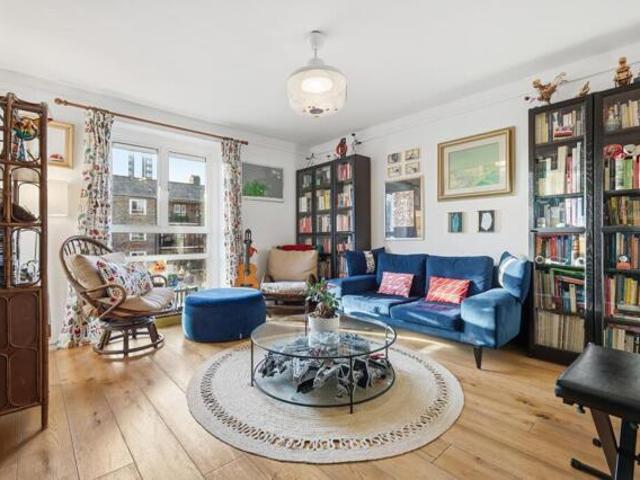 3 Bedroom Apartment London Greater London LS100649122