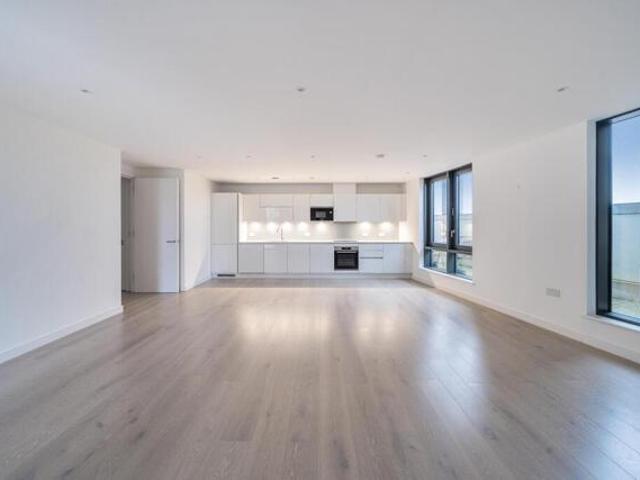3 Bedroom Apartment London Greater London LS101119463