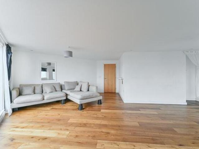 3 Bedroom Apartment London Greater London LS101676641