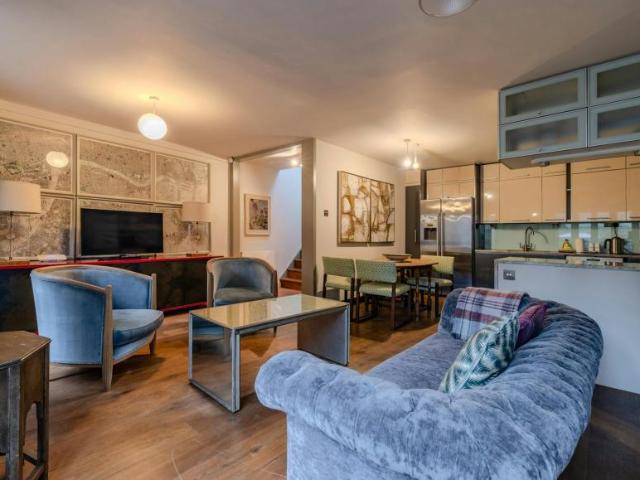 3 Bedroom Apartment London London 100571058