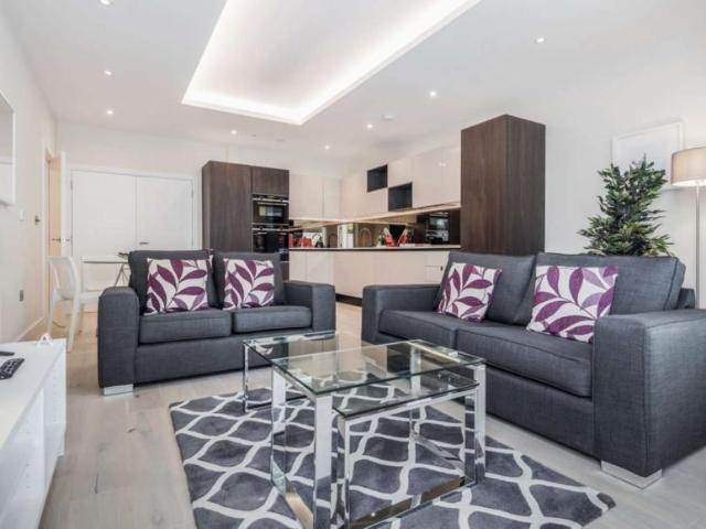 3 Bedroom Apartment London London 101837498
