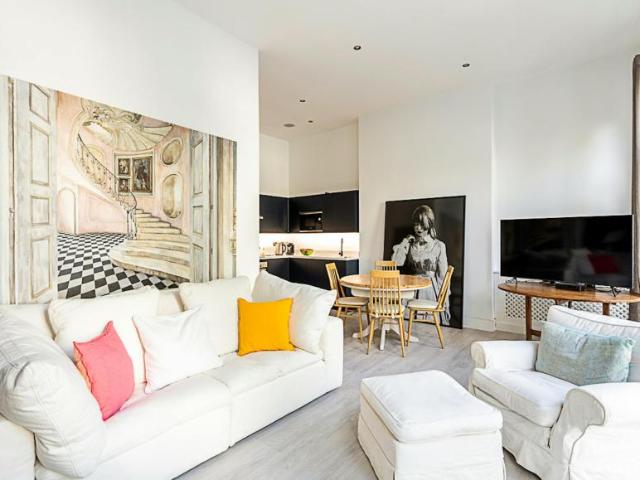 3 Bedroom Apartment London London 102086568