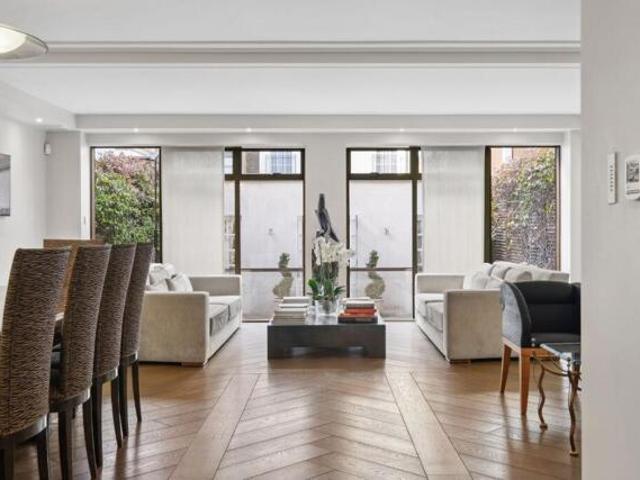 3 Bedroom Apartment London London 87696565