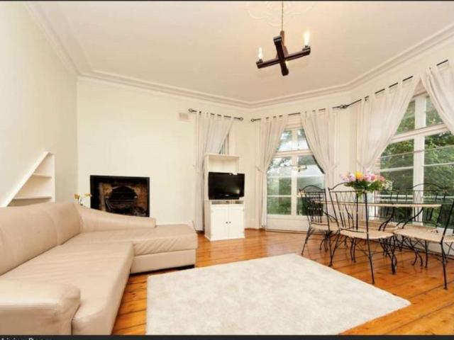 3 Bedroom Apartment London London 94120246