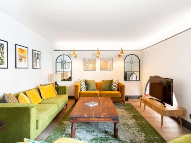 3 Bedroom Apartment London London 96616925