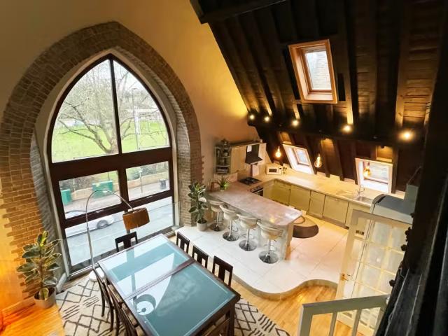 3 Bedroom Apartment London London 96819764