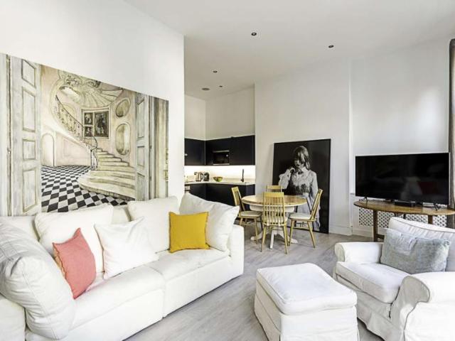 3 Bedroom Apartment London London 97707797