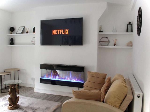 3 Bedroom Apartment London London LS70305700