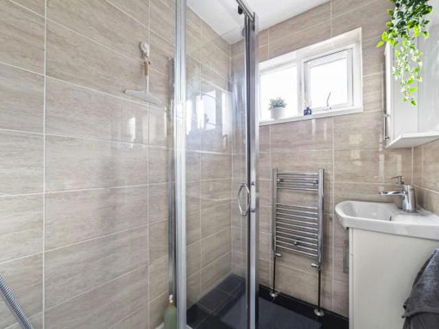 3 Bedroom Apartment London London LS79142217