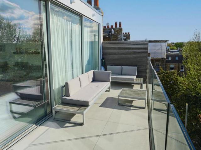 3 Bedroom Apartment London London LS89984793