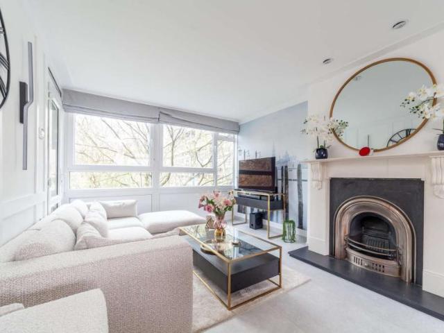 3 Bedroom Apartment London London LS97607690