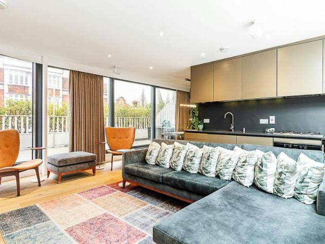 3 Bedroom Apartment London London LS100088114