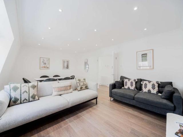 3 Bedroom Apartment London London LS101805593