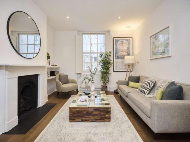 3 Bedroom Apartment London London LS101843633