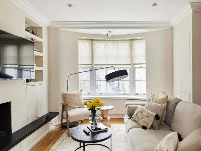 3 Bedroom Apartment London London LS101849083