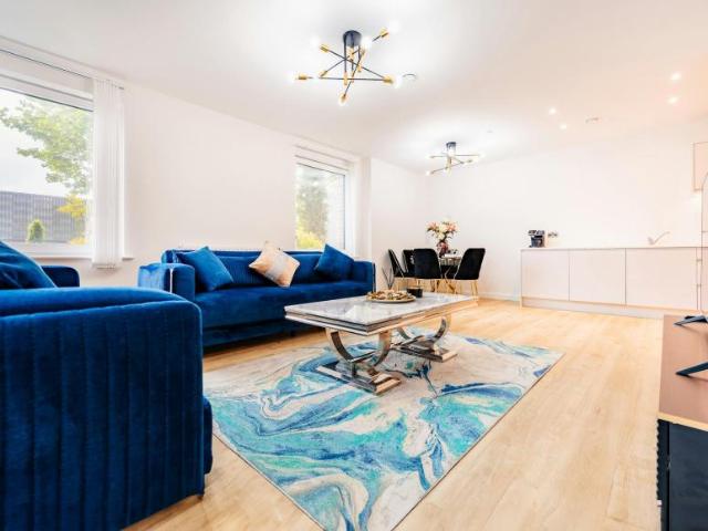 3 Bedroom Apartment London London LS102630217