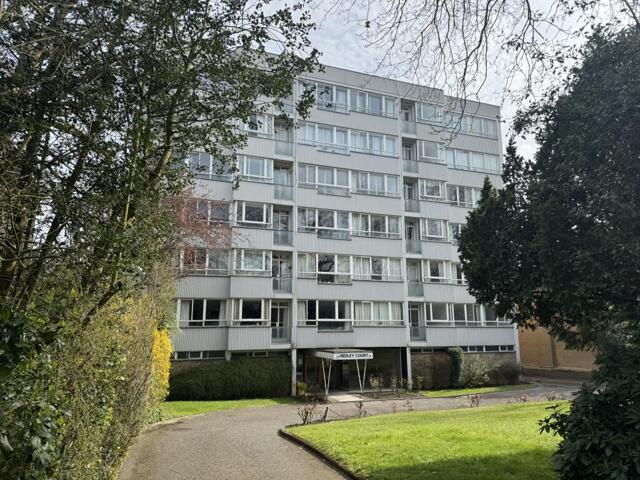 3 Bedroom Apartment Londres Great London 100540580