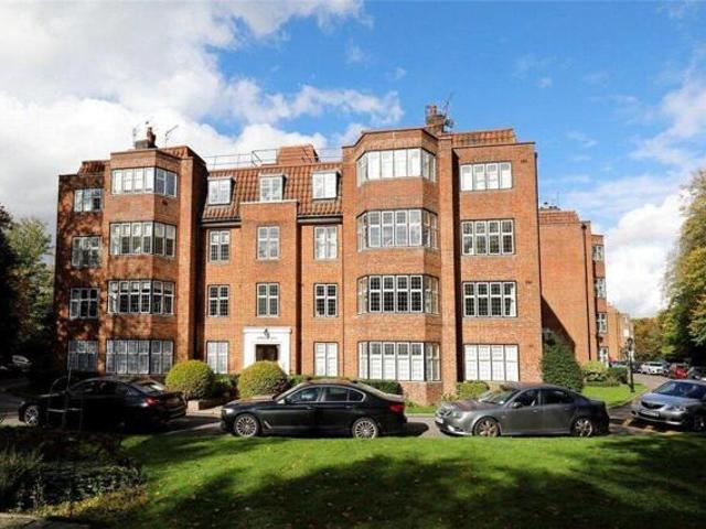 3 Bedroom Apartment Londres Greater London 100685036