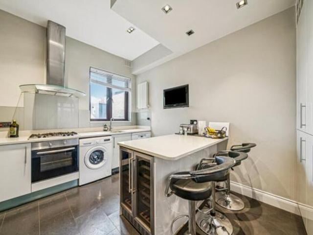 3 Bedroom Apartment Londres Greater London 98404489