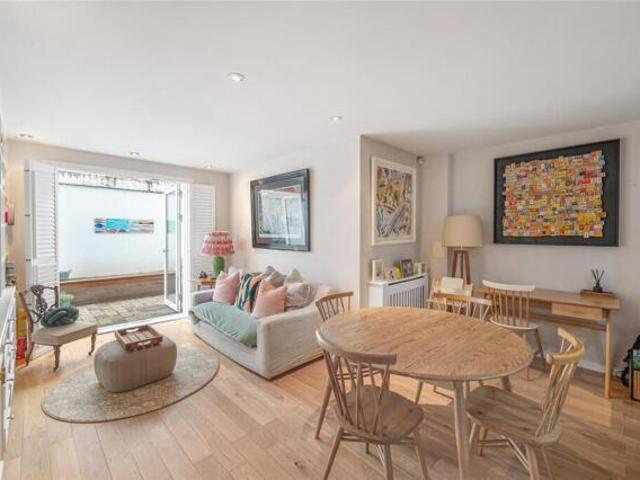 3 Bedroom Apartment Londres Greater London LS99029077