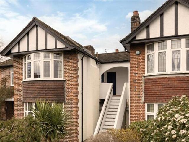 3 Bedroom Apartment Londres Greater London LS99277940