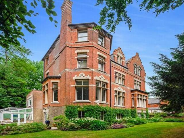 3 Bedroom Apartment Londres Greater London LS99344623