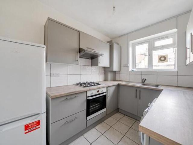 3 Bedroom Apartment Londres Greater London LS99523428